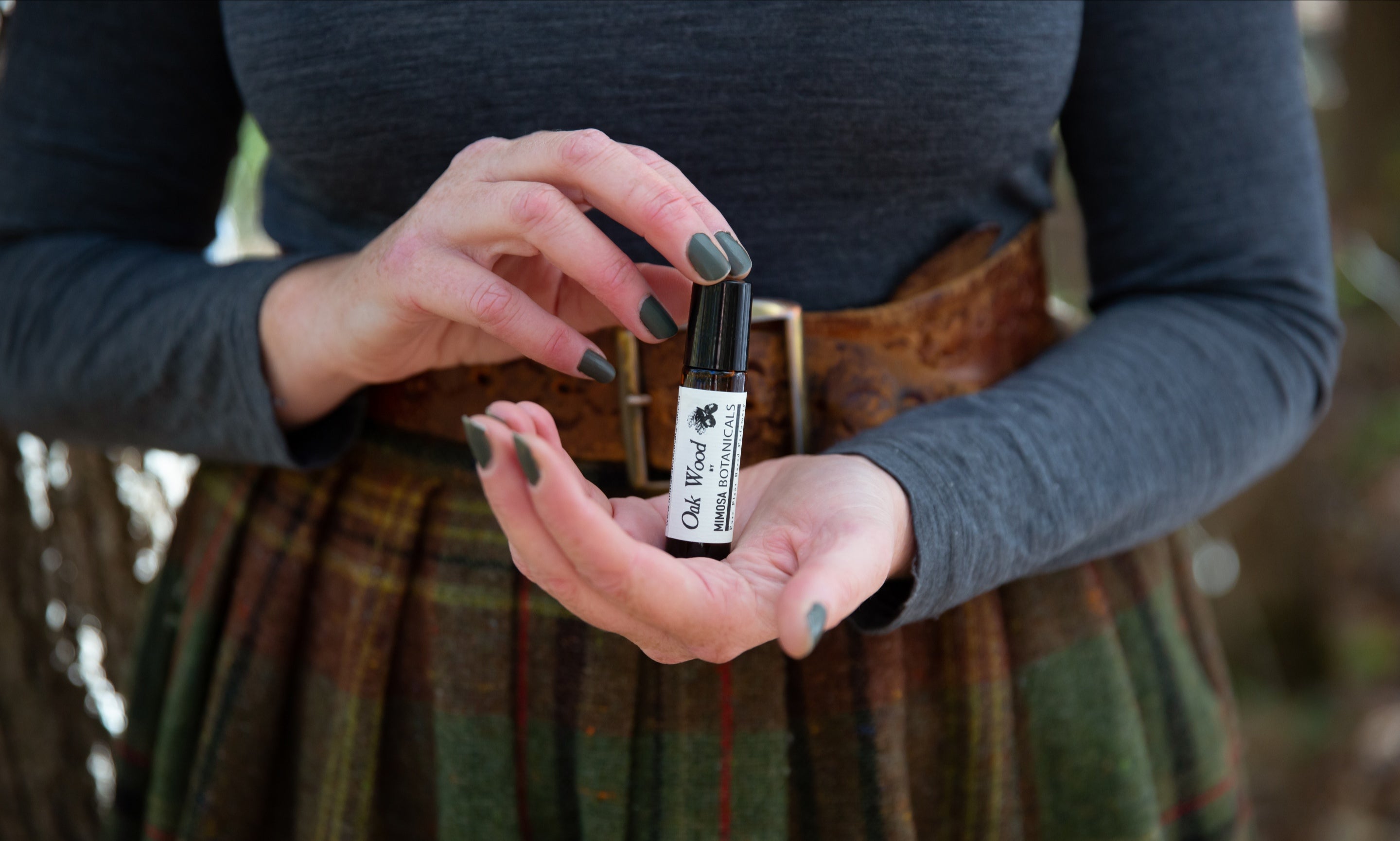 Oak Wood Botanical Perfume – Mimosa Botanicals